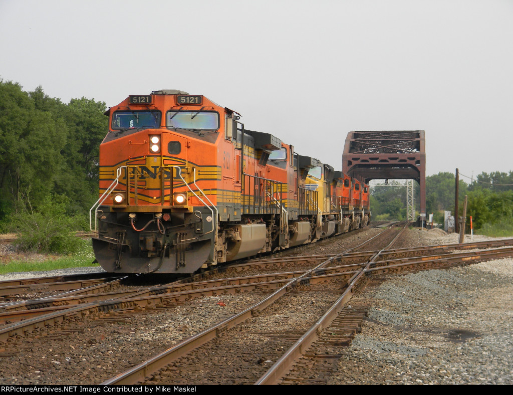 BNSF 5221